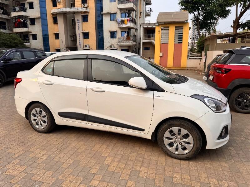 Used 2017 Hyundai Xcent Petrol Manual in Surat at ₹5.50 Lakh - CarDekho