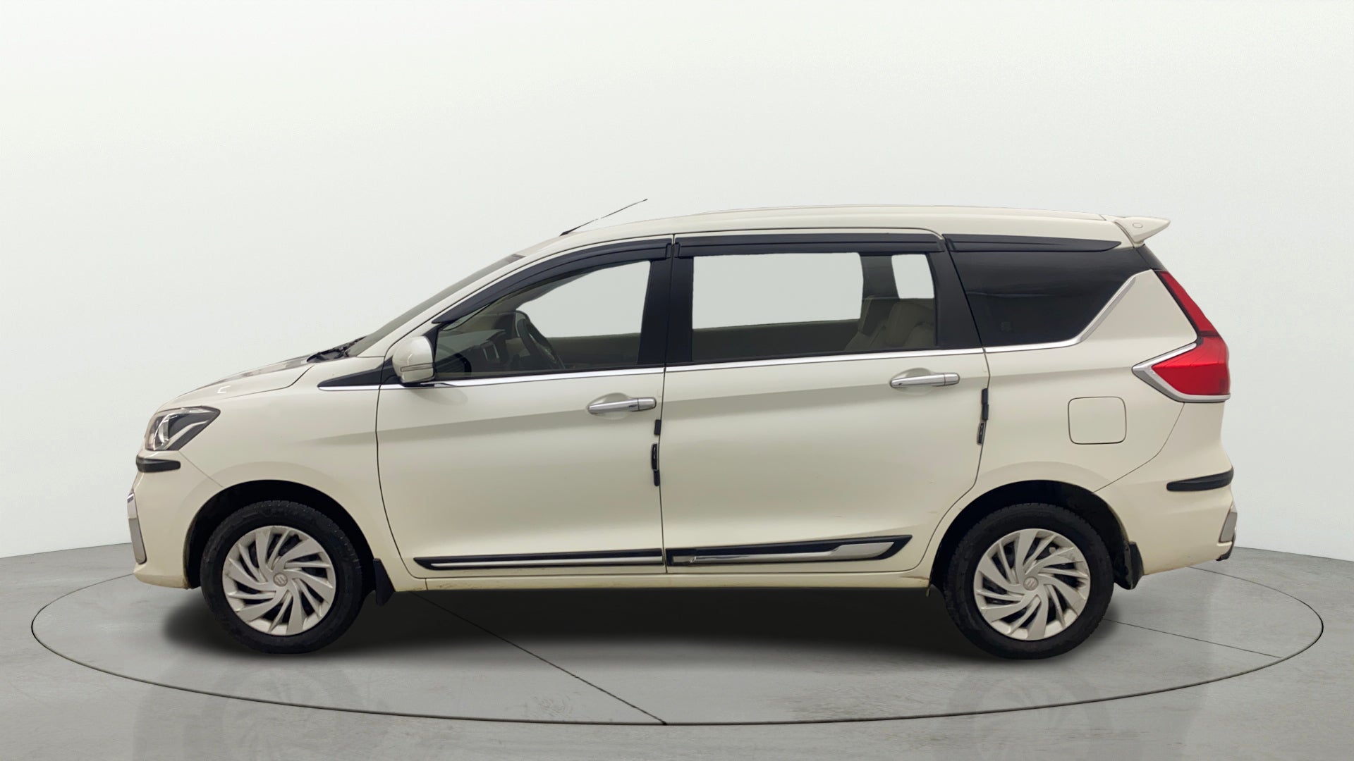 Buy Used Maruti Ertiga VXI AT of 2021 model @ 8,11,366 INR in Bangalore ...