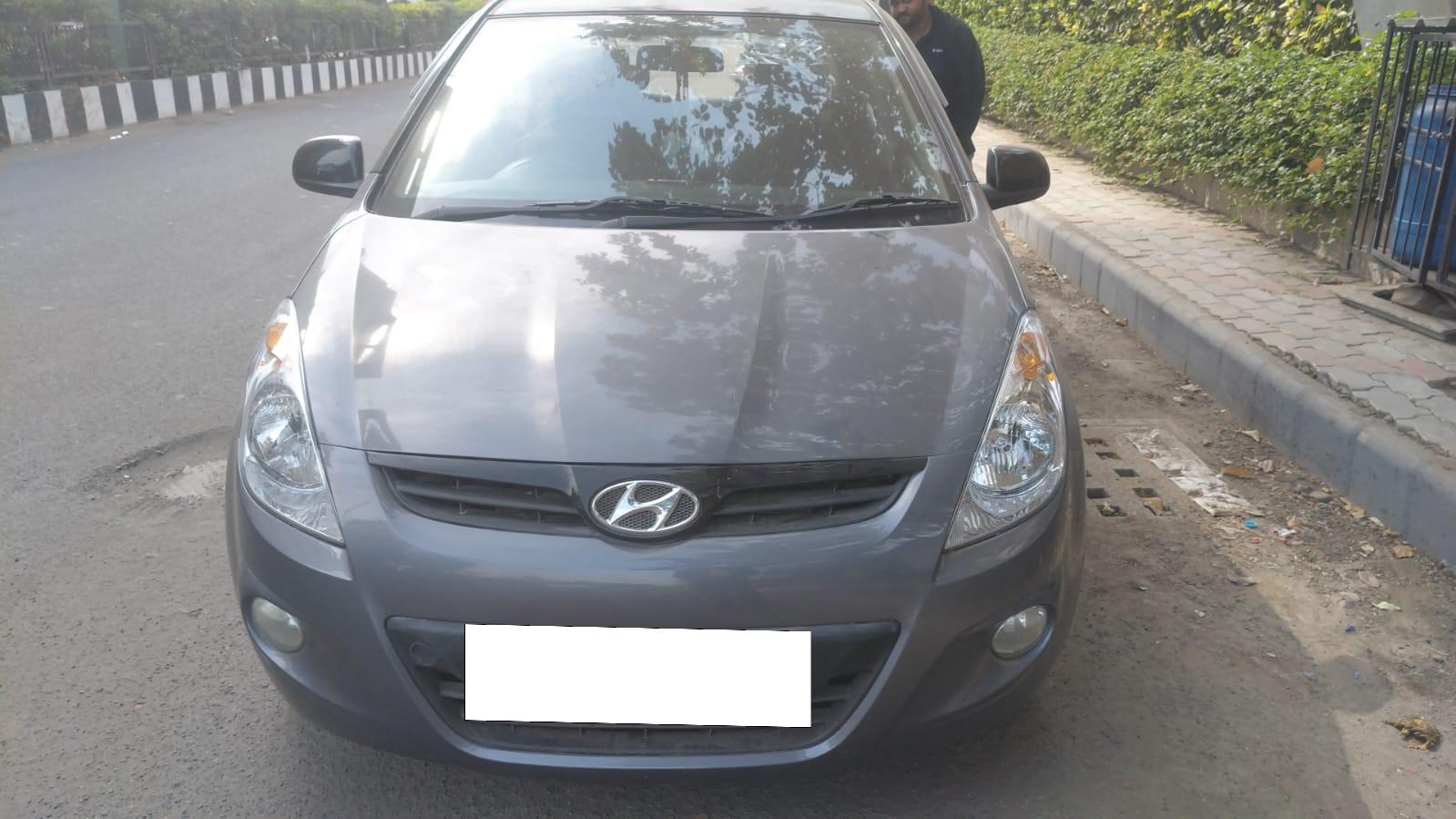 Used 2010 Hyundai i20 Petrol Manual in Surat at ₹2.50 Lakh - CarDekho