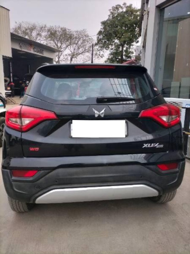 Used 2022 Mahindra XUV300 Petrol Manual in Vadodara at ₹8 Lakh - CarDekho