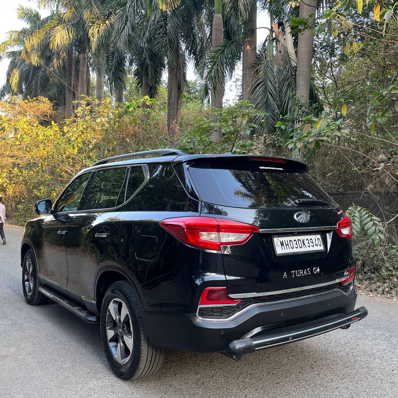 Buy Used Mahindra Alturas G4 4X4 AT of 2021 model @ 25,99,999 INR in ...