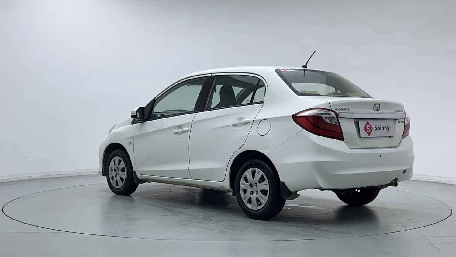Buy Used Honda Amaze 2nd Gen S of 2017 model @ 3,76,000 INR in Delhi ...