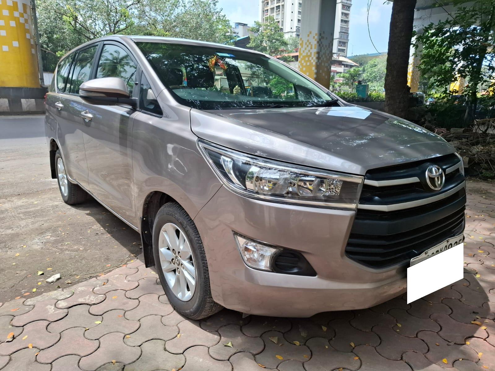 2019 Toyota Innova Crysta 2755 cc कार मुंबई में ₹16.50 Lakh में - CarDekho