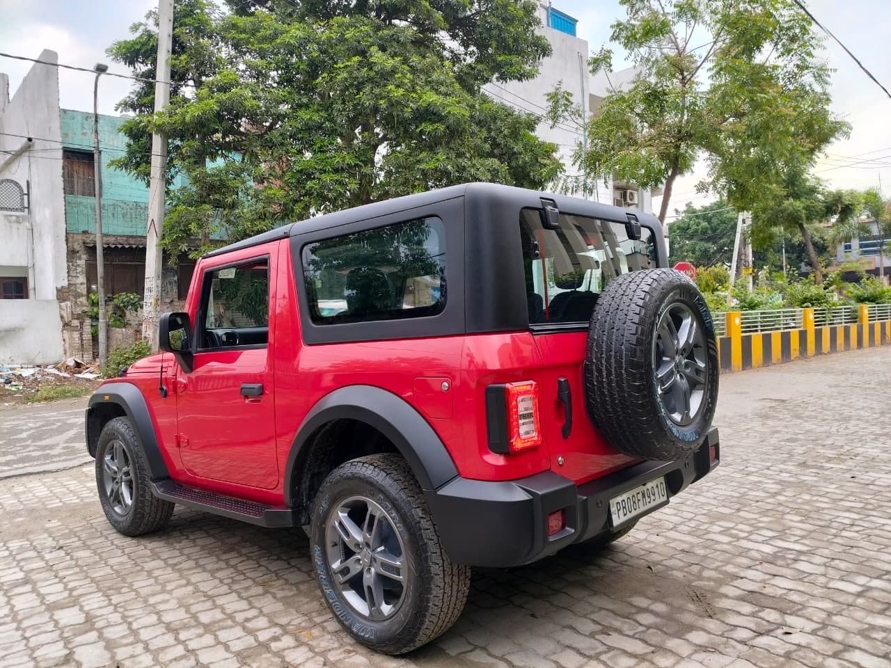 Buy Used Mahindra Thar LX Convert Top Diesel of 2024 model @ 12,50,000 ...