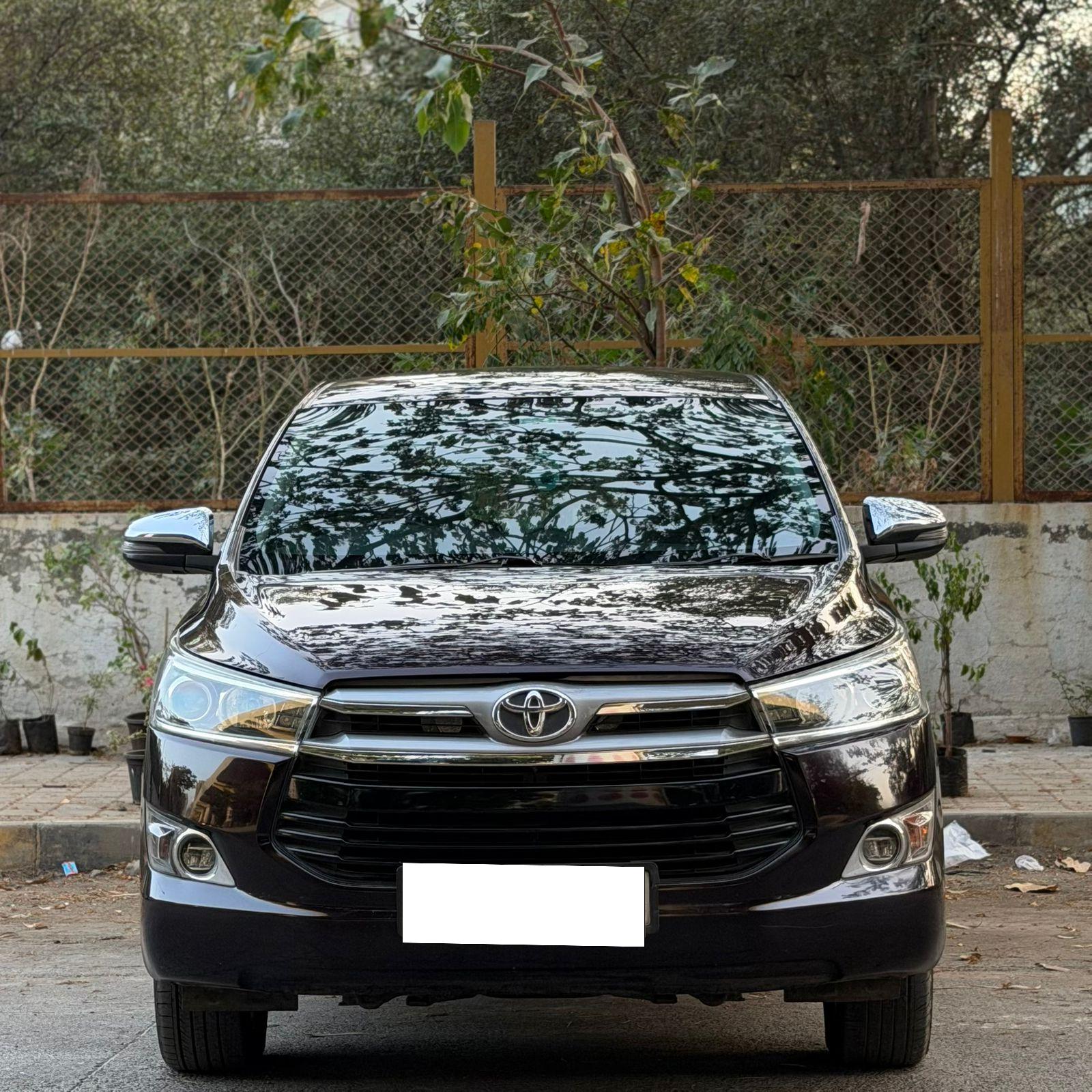2020 Toyota Innova Crysta 2755 cc कार मुंबई में ₹19.49 Lakh में - CarDekho