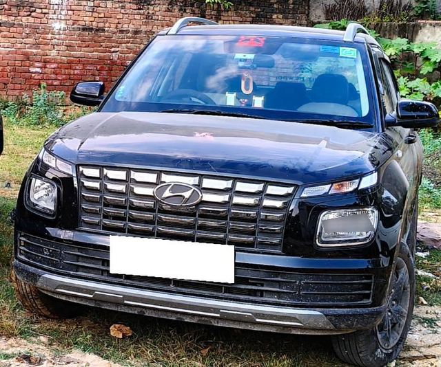 Used 2024 Hyundai Venue Less Driven Petrol Manual in Bharatpur at ₹8.50 ...