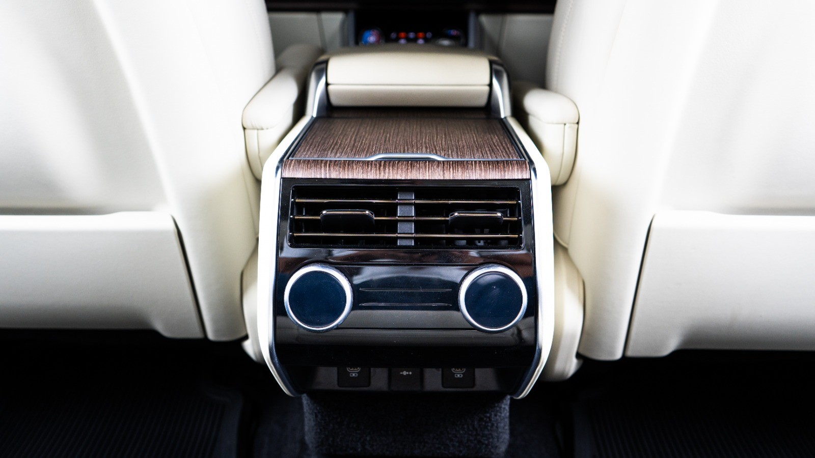 Buy Used Land Rover Range Rover 3.0 I Diesel LWB HSE of 2024 model @ 2 ...