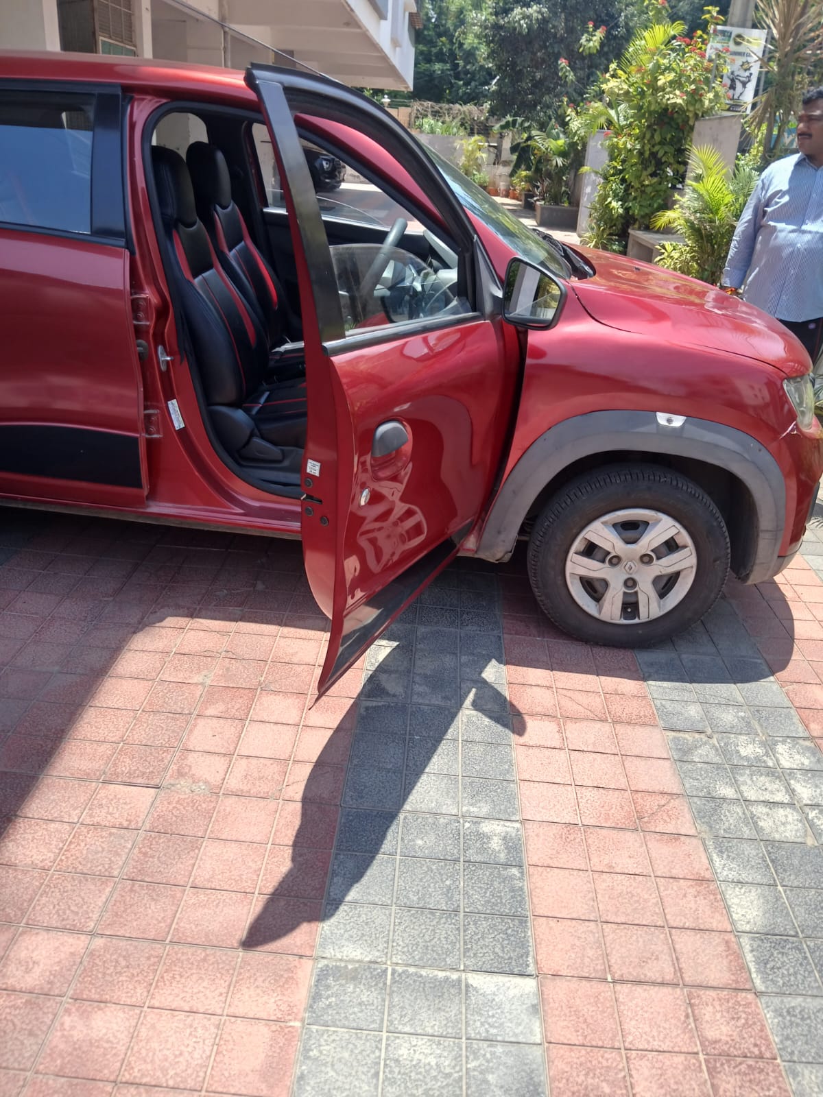 Buy Used Renault KWID 1.0 RXT of 2016 model @ 2,50,000 INR in ...