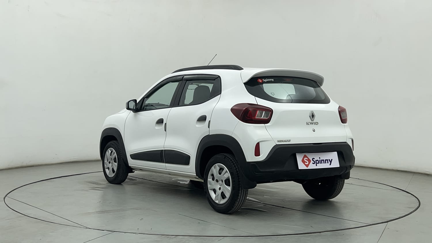 Buy Used Renault KWID 1.0 AMT RXT of 2023 model @ 4,95,000 INR in ...