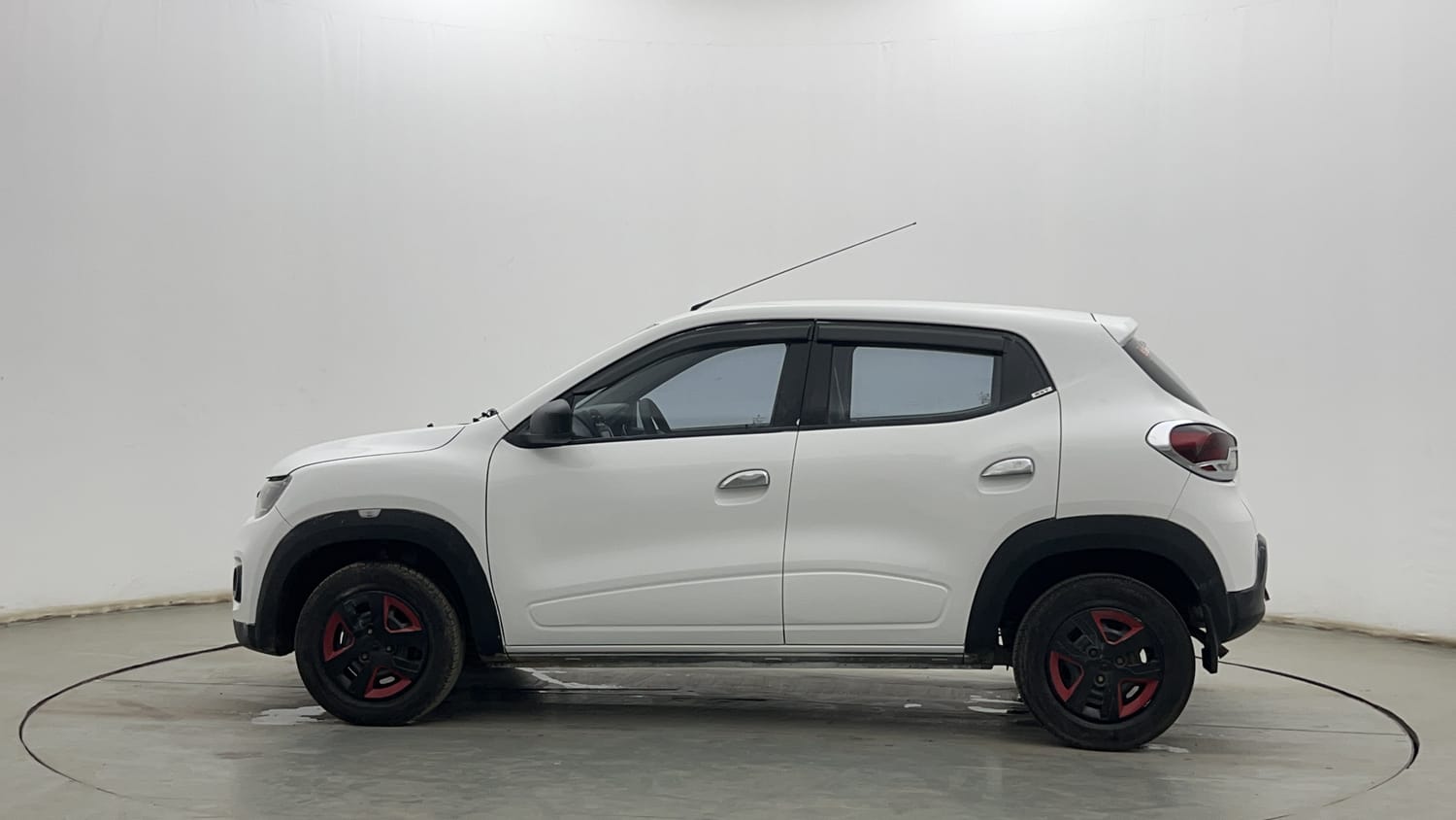 Buy Used Renault KWID 1.0 RXT Opt of 2019 model @ 2,91,000 INR in ...