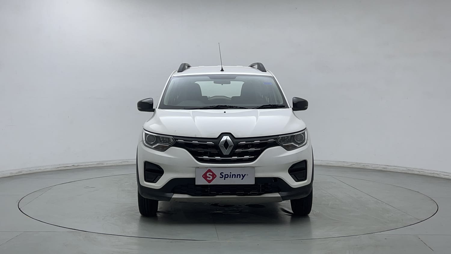 Buy Used Renault Triber RXT of 2022 model @ 4,44,000 INR in Noida ...