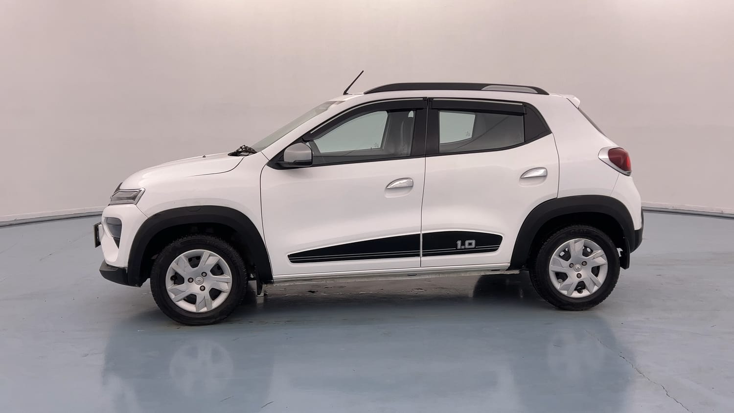 Buy Used Renault KWID 1.0 RXT of 2023 model @ 4,02,000 INR in Lucknow ...
