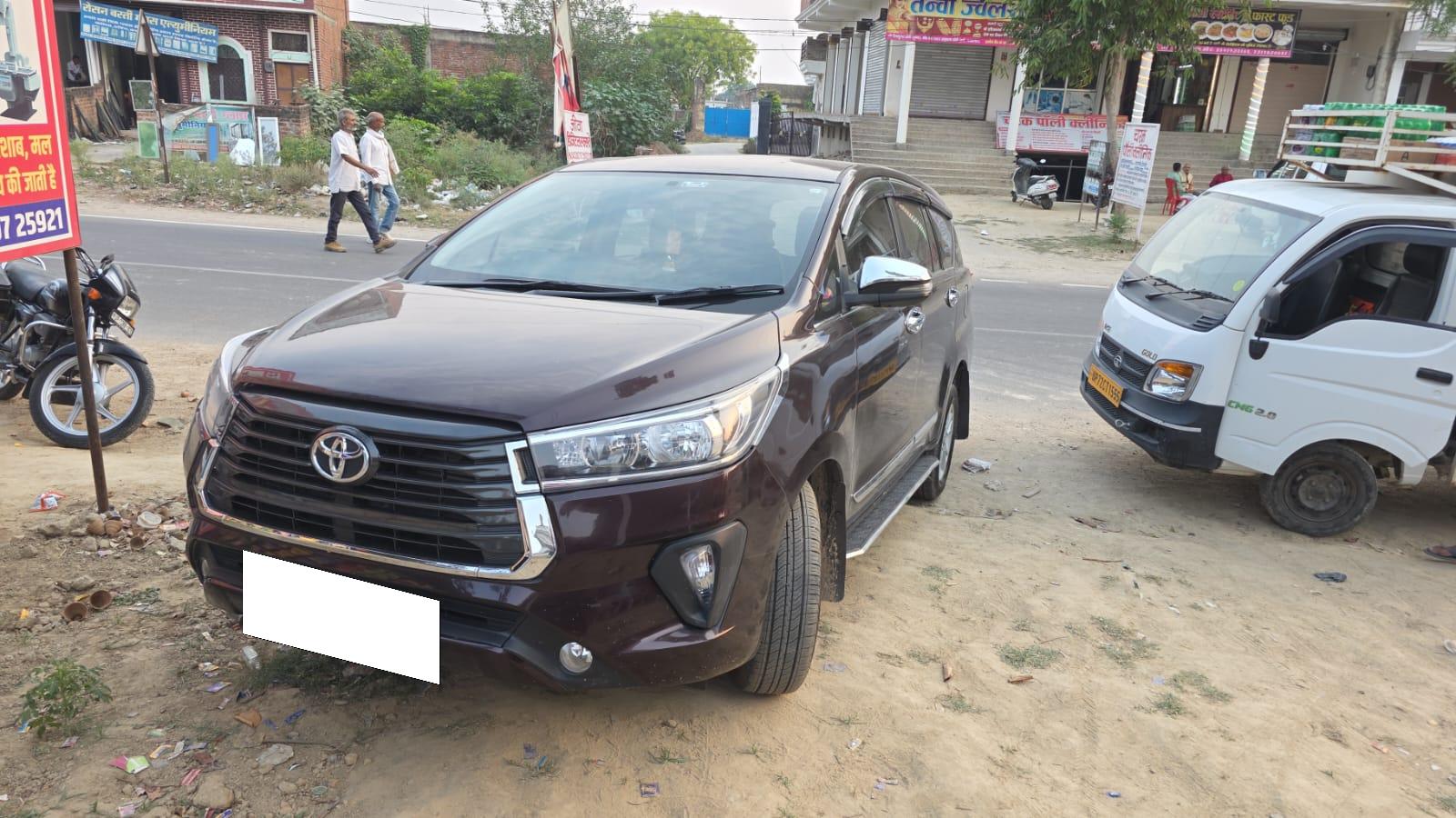 Buy Used Toyota Innova Crysta 2.4 G Plus MT BSIV of 2019 model @ 13 ...