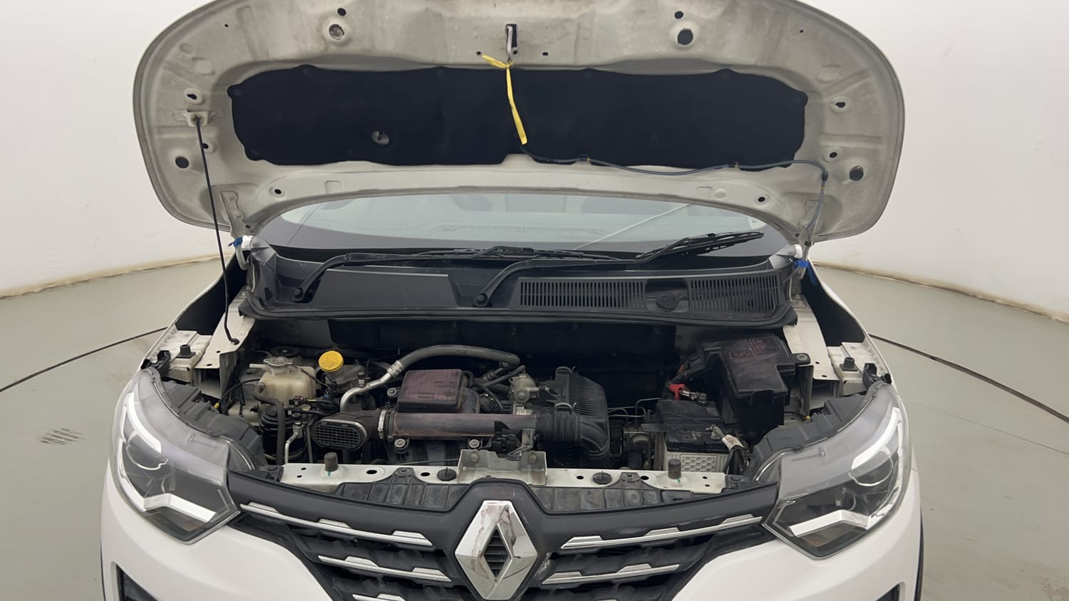 Buy Used Renault Triber RXT of 2022 model @ 4,74,000 INR in Kolkata ...