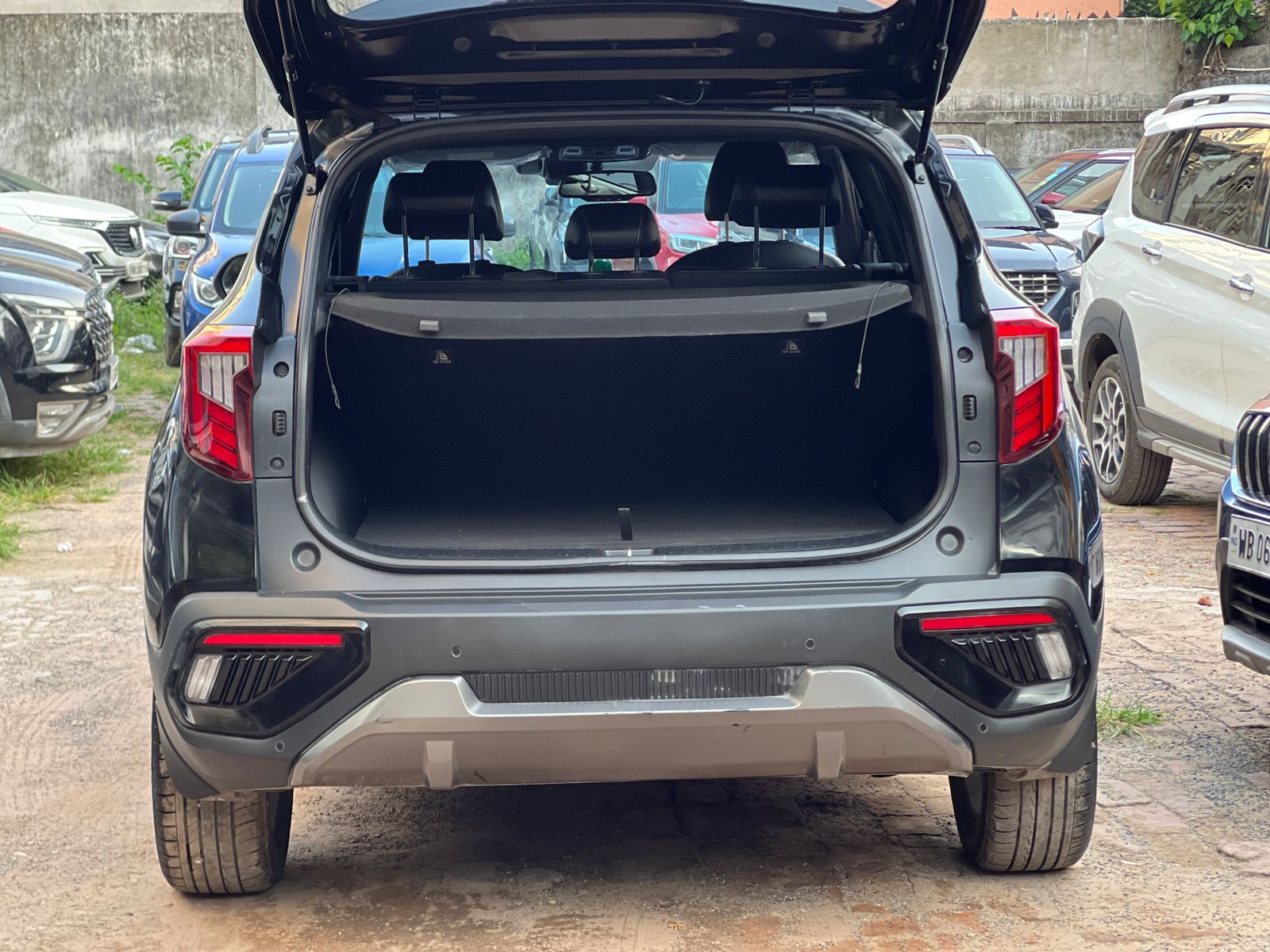 Buy Used Kia Seltos GTX Plus Diesel AT of 2024 model @ 15,90,000 INR in ...