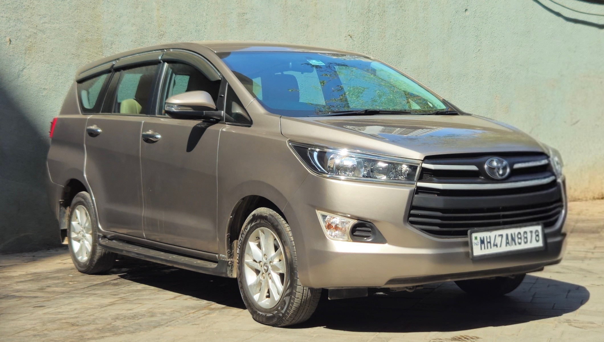Buy Used Toyota Innova Crysta 2.8 GX AT BSIV of 2019 model @ 17,25,000 ...