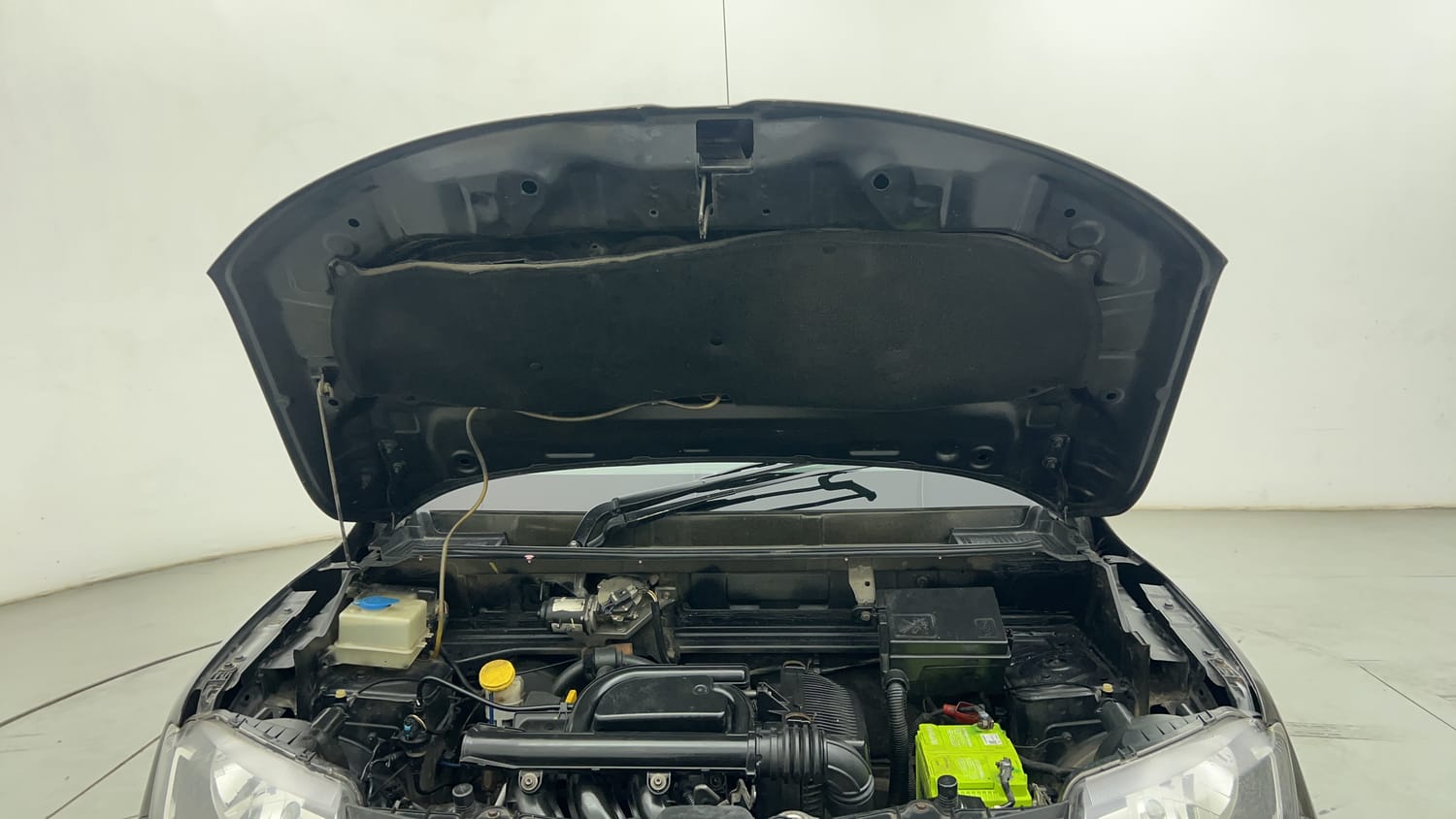 Buy Used Renault KWID 1.0 AMT RXT of 2016 model @ 2,63,000 INR in ...