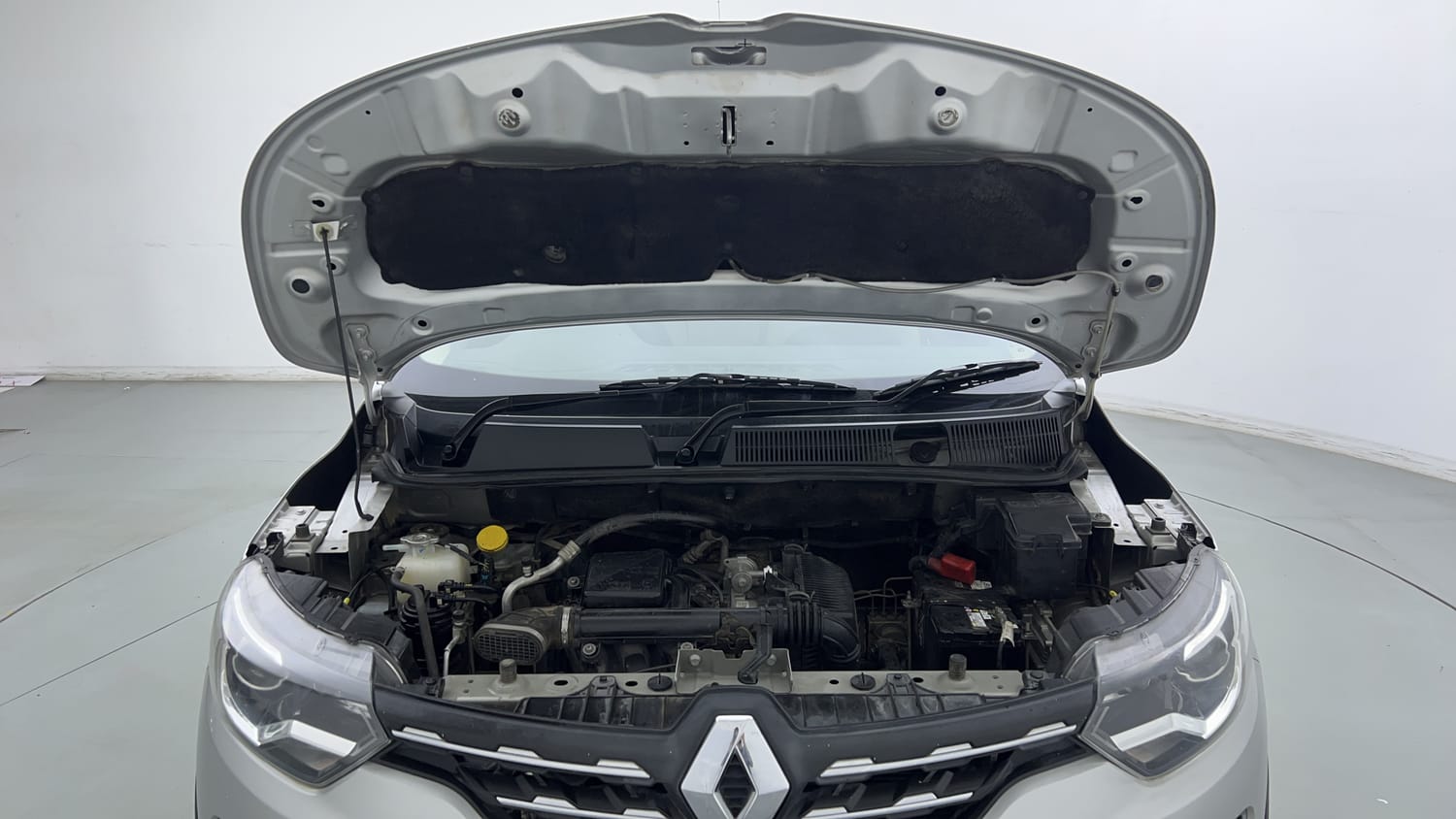 Buy Used Renault Triber RXZ EASY-R AMT of 2022 model @ 5,24,000 INR in ...