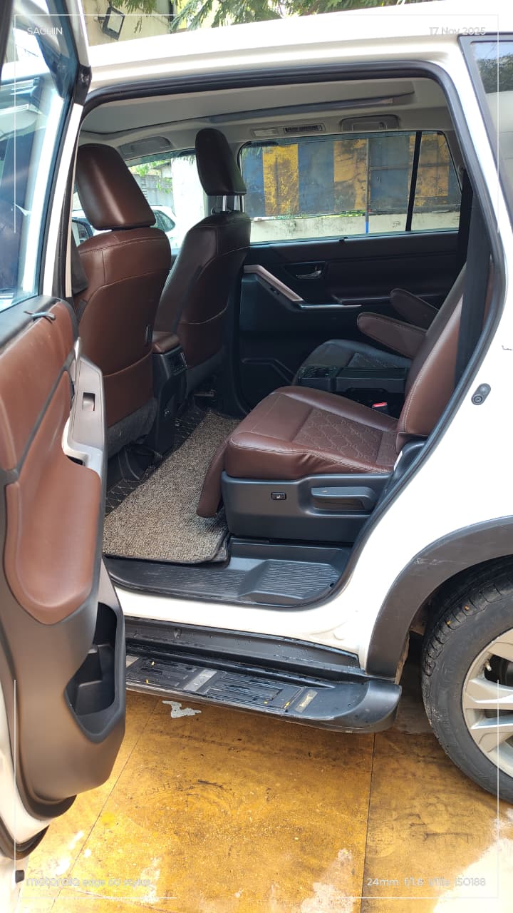 Buy Used Toyota Innova Hycross ZX Optional Hybrid of 2024 model @ 35 ...