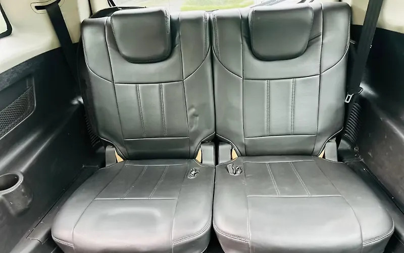 Buy Used Mahindra XUV500 W9 2WD of 2019 model @ 8,90,000 INR in ...