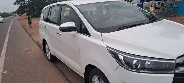 अंगुल में ₹14 लाख से 4 पुरानी Toyota Innova Crysta कारें - बेहतरीन ...