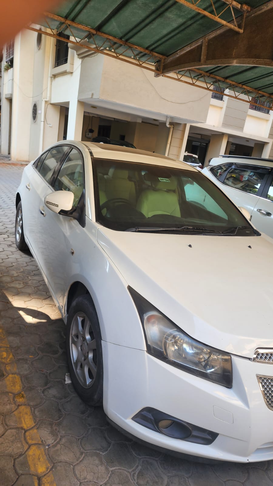 Buy Used Chevrolet Cruze LTZ AT of 2011 model @ 2,50,000 INR in Pune ...