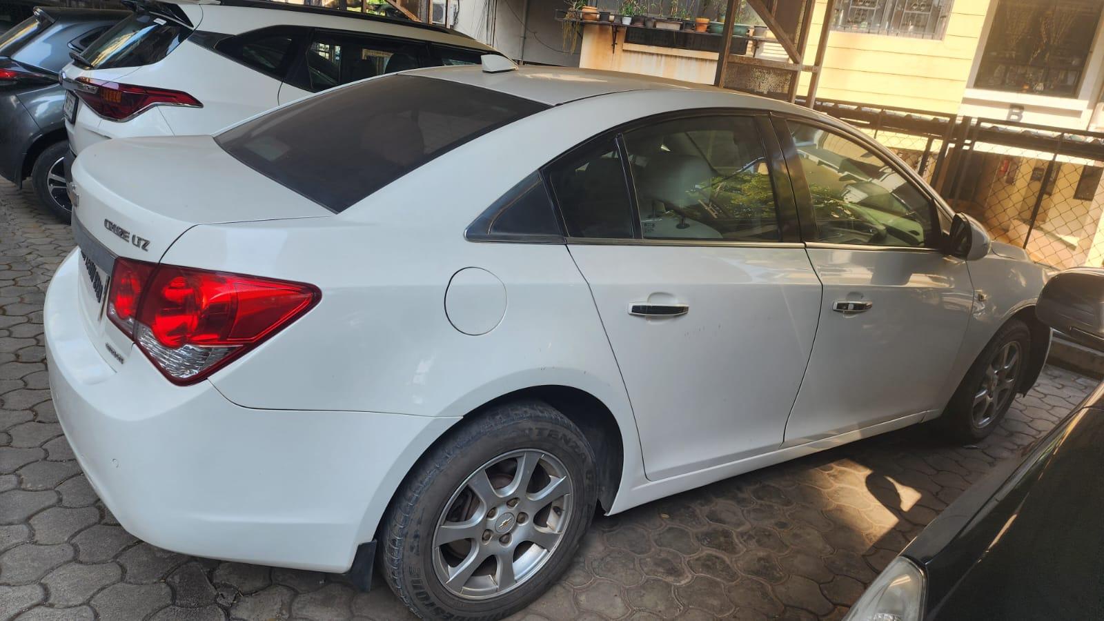 Buy Used Chevrolet Cruze LTZ AT of 2011 model @ 2,50,000 INR in Pune ...