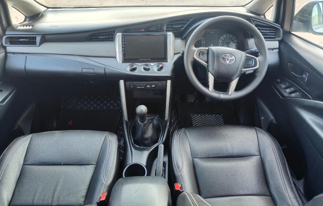 Buy Used Toyota Innova Crysta 2.4 G MT BSIV of 2017 model @ 9,95,000 ...