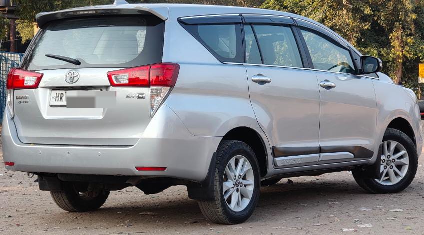 Buy Used Toyota Innova Crysta 2.4 G MT BSIV of 2017 model @ 9,95,000 ...