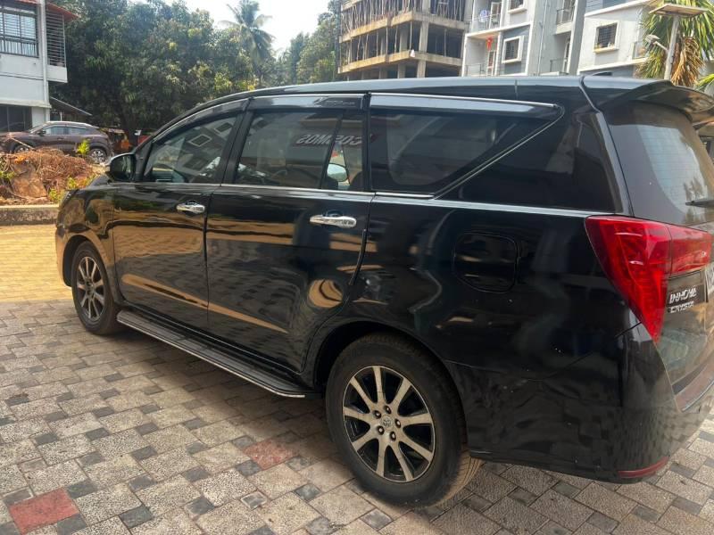 Buy Used Toyota Innova Crysta 2.8 ZX AT BSIV of 2016 model @ 13,00,000 ...