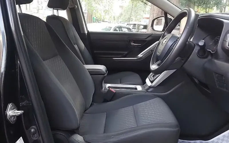 Buy Used Toyota Innova Hycross GX 7STR of 2024 model @ 21,25,000 INR in ...