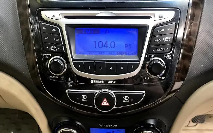 Buy Used Toyota Innova Crysta 2.8 GX AT BSIV of 2017 model @ 11,85,000 ...