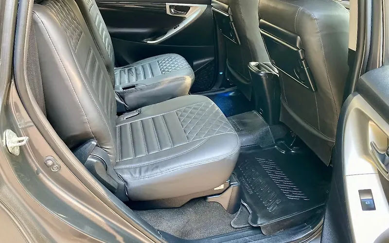 Buy Used Toyota Innova Crysta 2.4 VX MT BSIV of 2018 model @ 13,40,000 ...