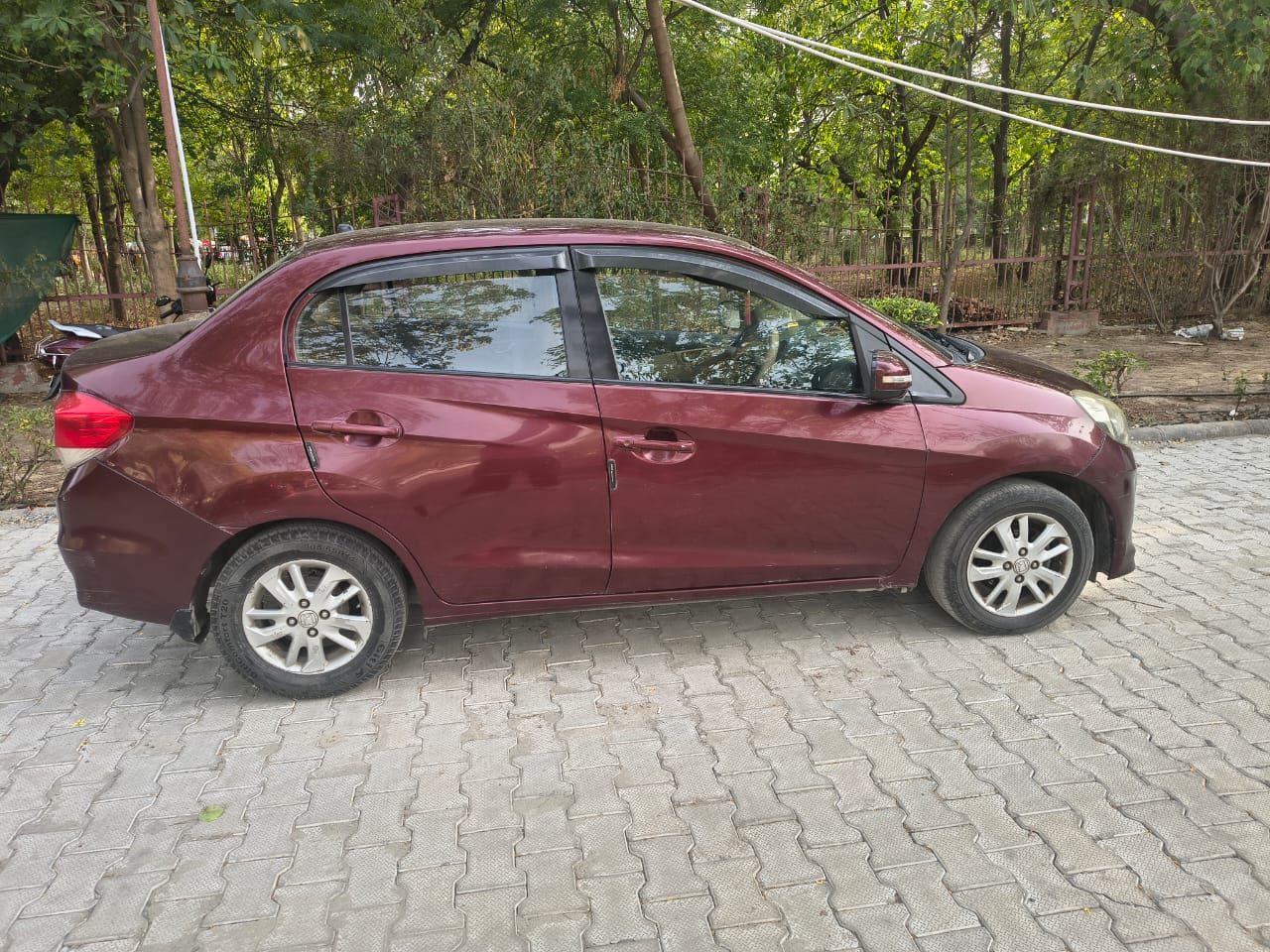 Buy Used Honda Amaze VX i-Vtech of 2014 model @ 2,50,000 INR in Delhi ...