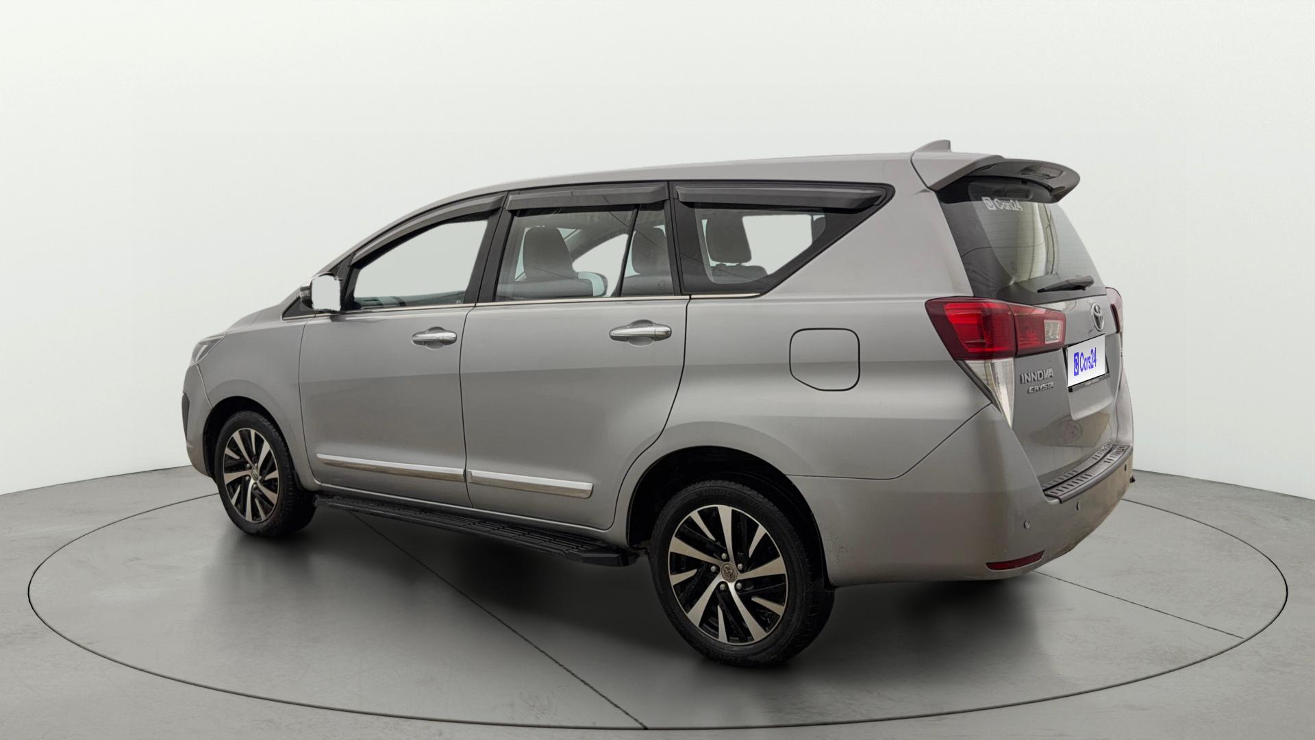 Buy Used Toyota Innova Crysta 2.7 ZX 7 STR AT of 2022 model @ 13,49,462 ...
