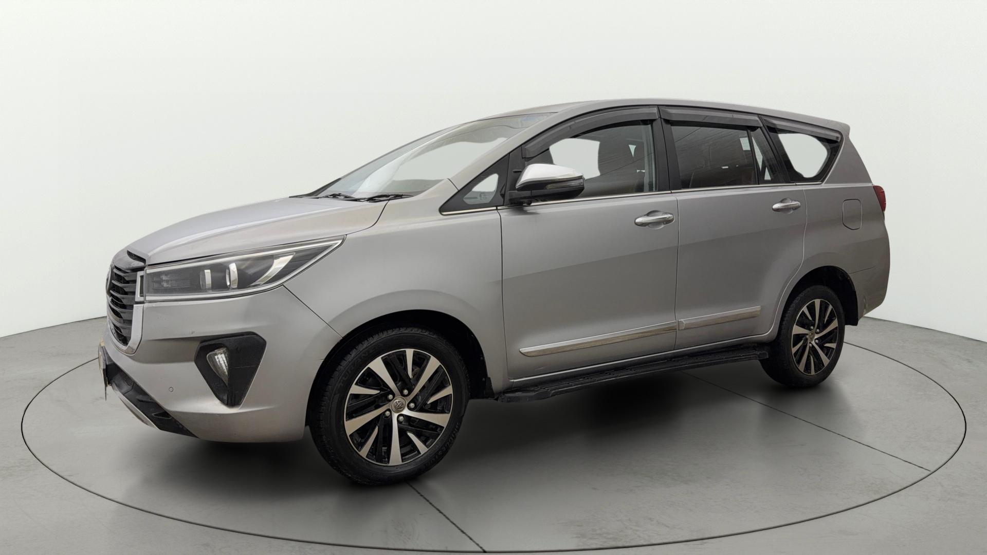 Buy Used Toyota Innova Crysta 2.7 ZX 7 STR AT of 2022 model @ 13,49,462 ...