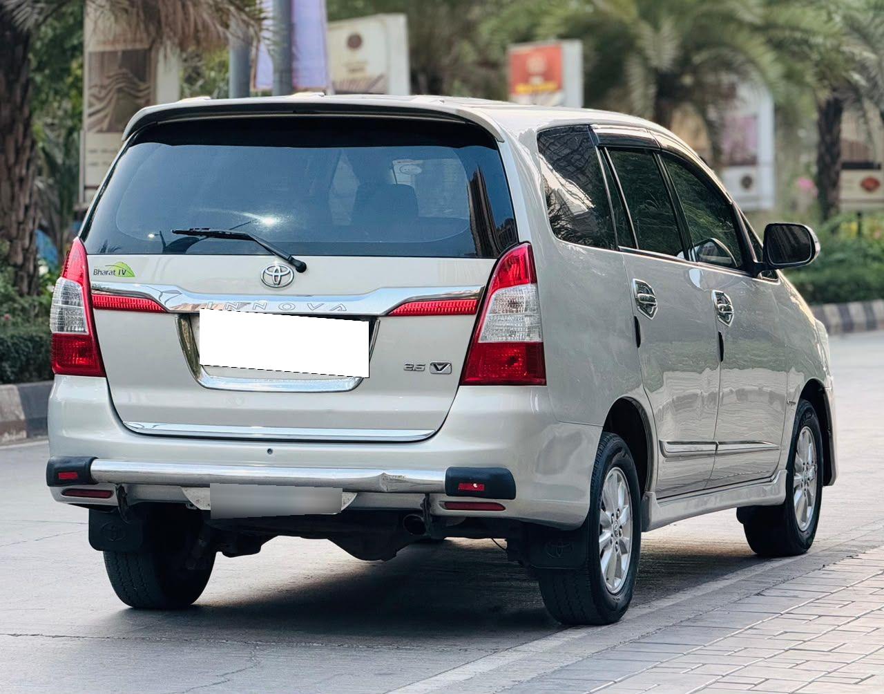 Buy Used Toyota Innova 2.5 VX Diesel 7 Seater BS IV of 2014 model @ 8 ...