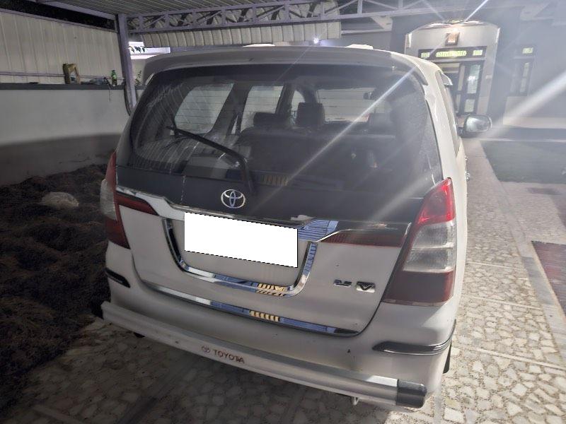 Buy Used Toyota Innova 2.5 VX Diesel 7 Seater BS IV of 2015 model @ 10 ...