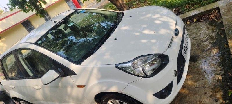 Buy Used Ford Figo Petrol ZXI of 2010 model @ 75,000 INR in Bareilly ...
