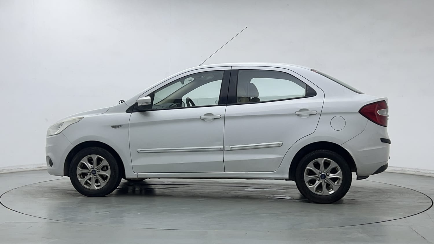 Buy Used Ford Aspire 1.2 Ti-VCT Titanium of 2016 model @ 2,94,000 INR ...