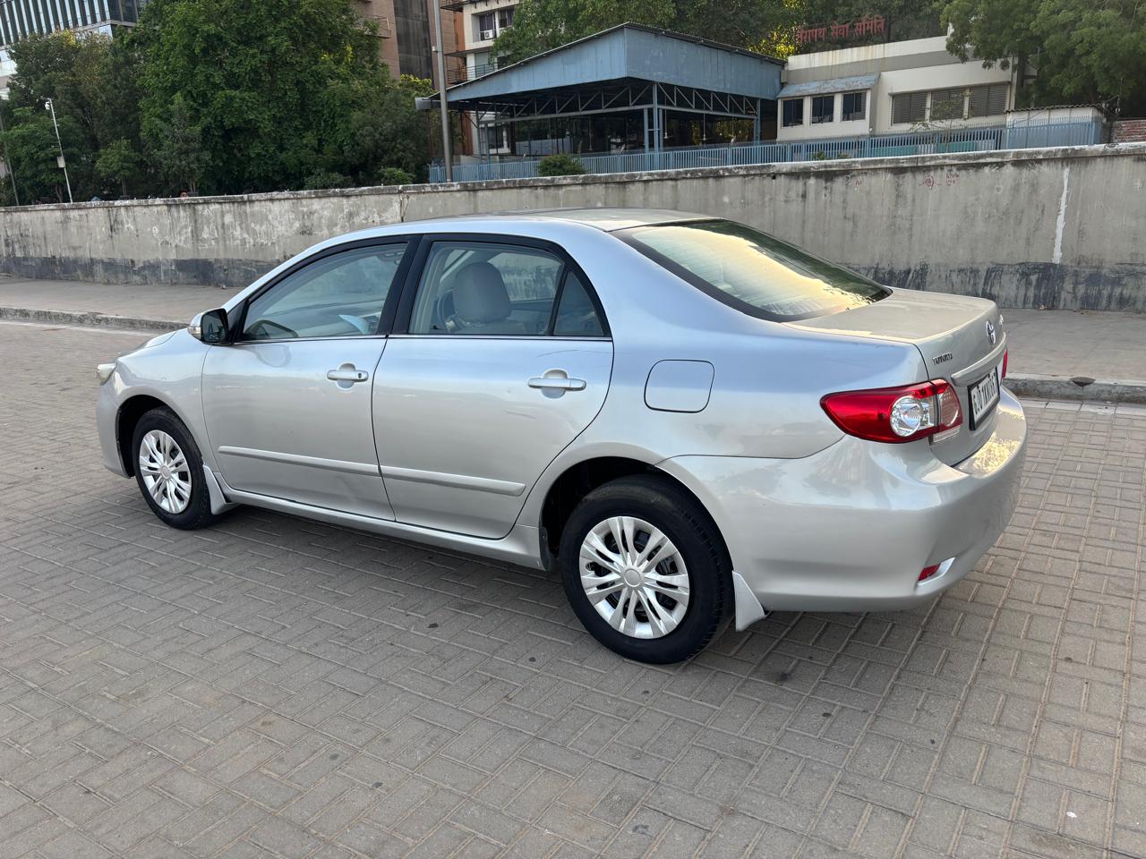 Buy Used Toyota Corolla Altis 1.8 J of 2011 model @ 2,25,000 INR in ...