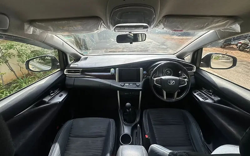 Buy Used Toyota Innova Crysta 2.4 VX MT BSIV of 2019 model @ 18,40,000 ...