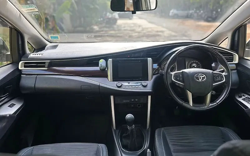 Buy Used Toyota Innova Crysta 2.4 VX MT BSIV of 2019 model @ 18,40,000 ...