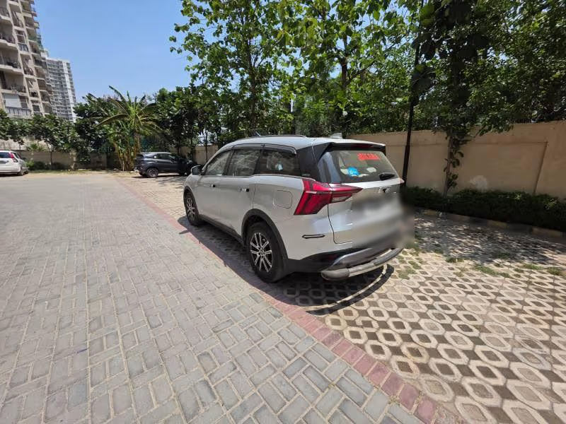 Buy Used Mahindra XUV700 AX7 AT BSVI of 2022 model @ 18,00,000 INR in ...