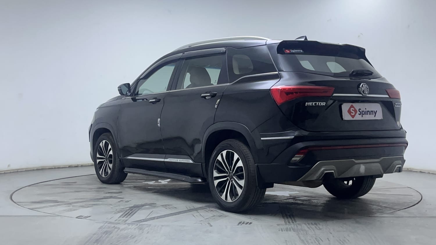 Buy Used MG Hector Plus Sharp CVT of 2021 model @ 13,37,876 INR in ...