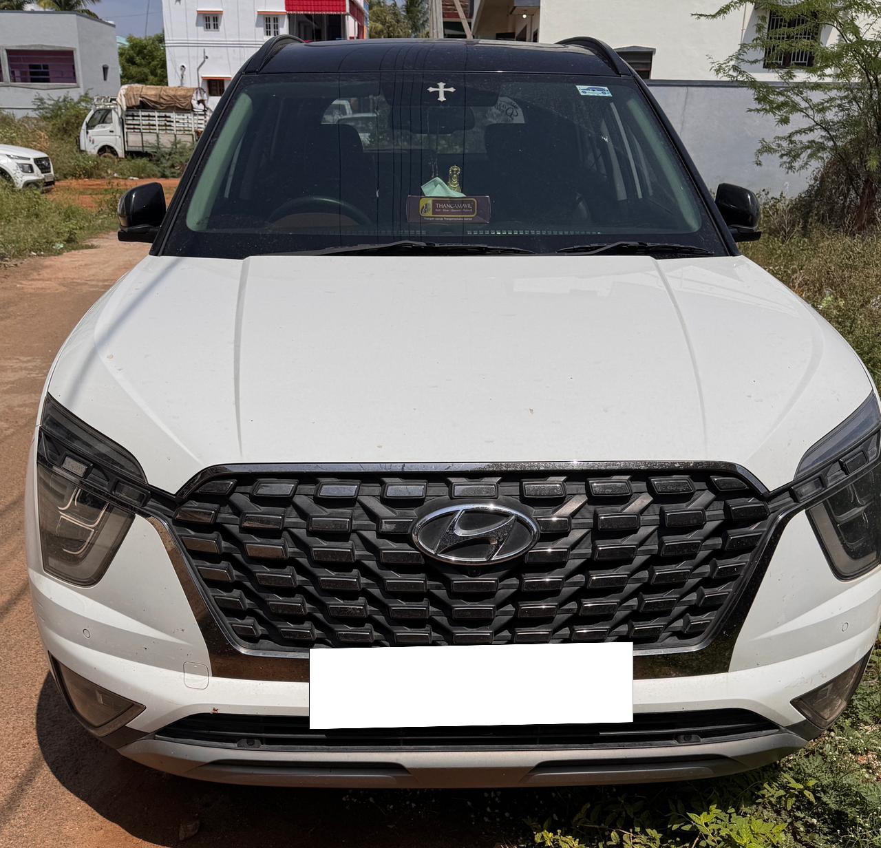 Buy Used Hyundai Alcazar Signature Dual Tone Diesel AT of 2022 model ...