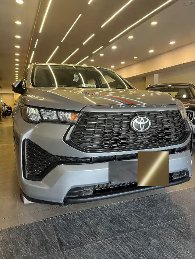 3 Used Toyota Innova Hycross Cars in Ahmedabad from ₹16.90 Lakh ...