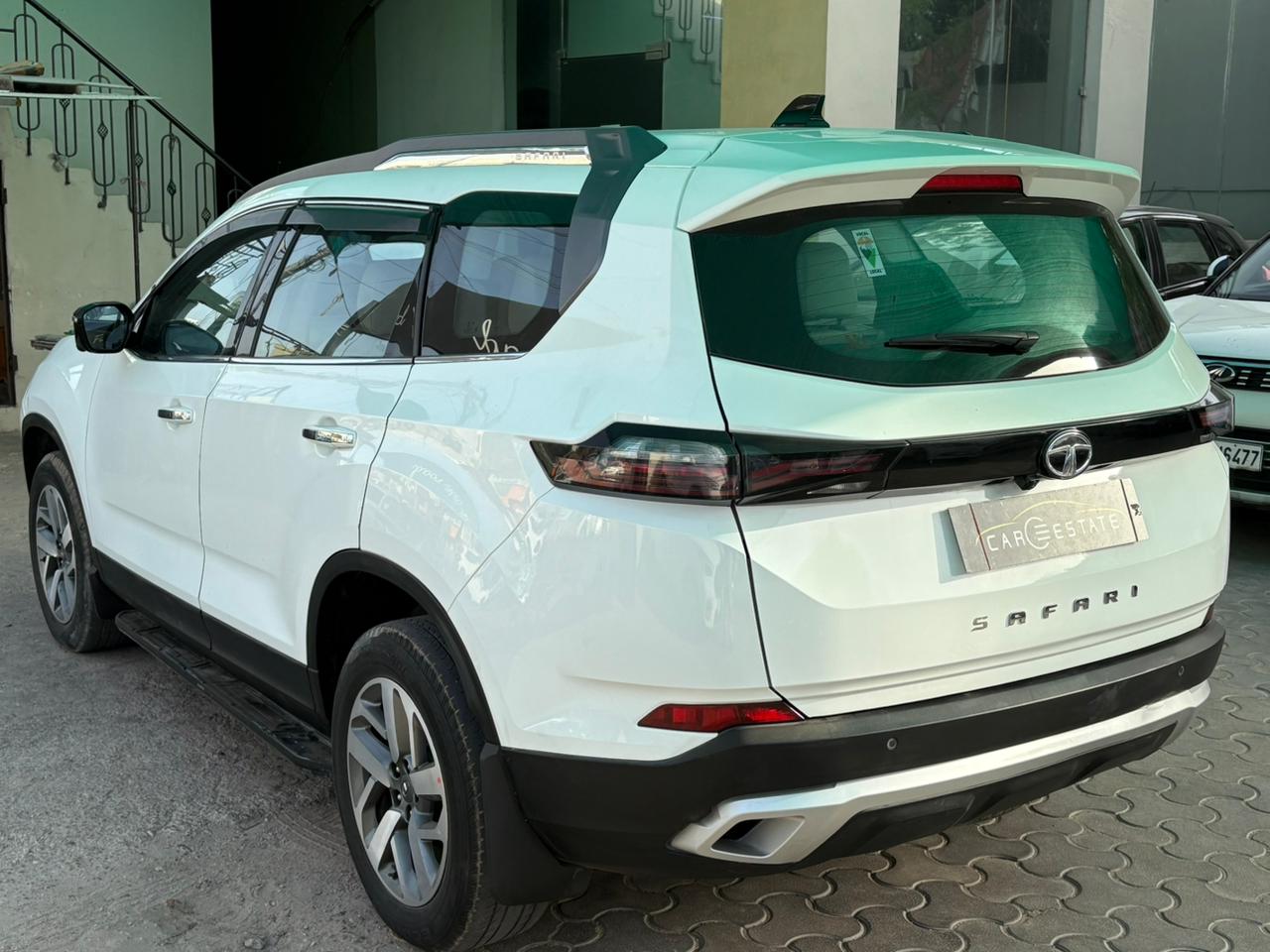 Buy Used Tata Safari XTA Plus AT of 2023 model @ 16,90,000 INR in ...