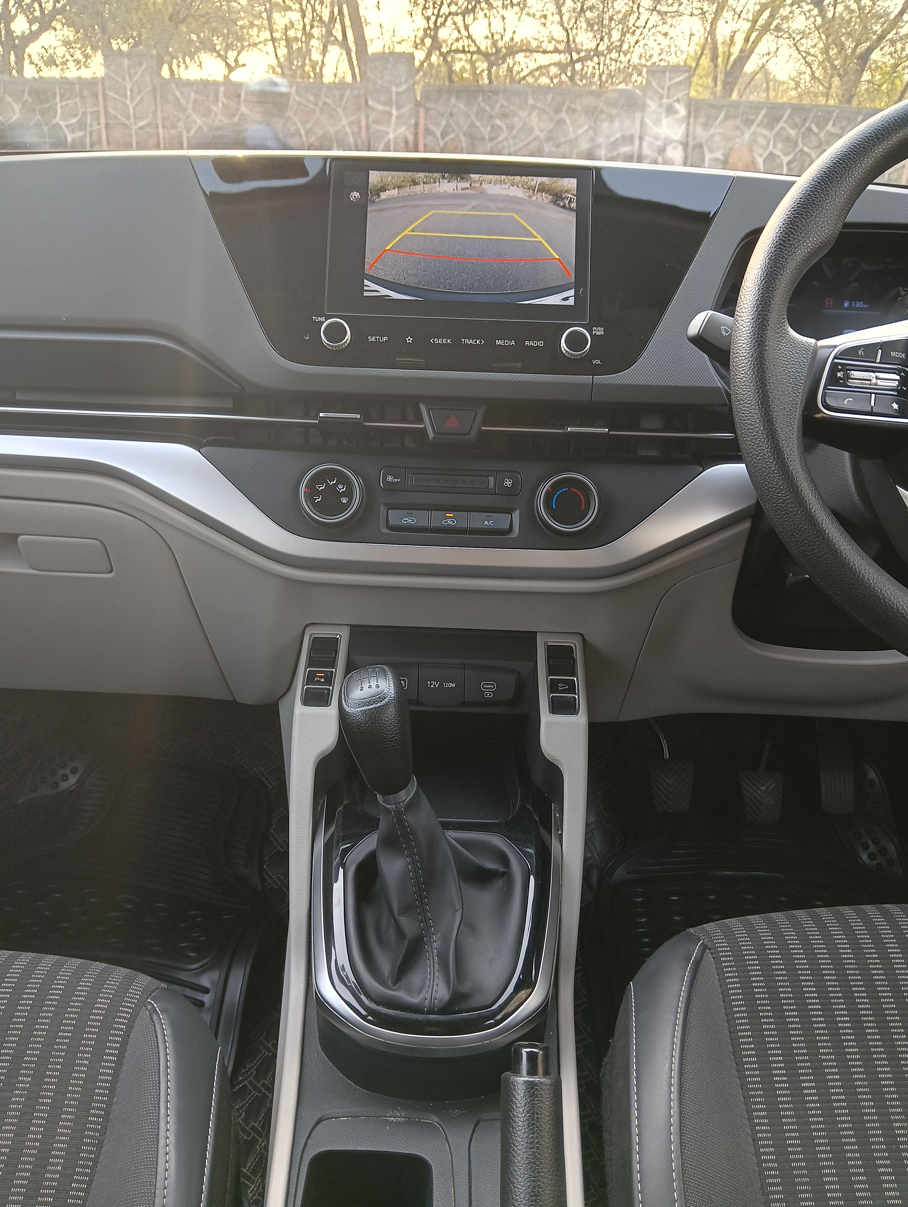 Buy Used Kia Carens Prestige of 2024 model @ 11,50,000 INR in Delhi ...