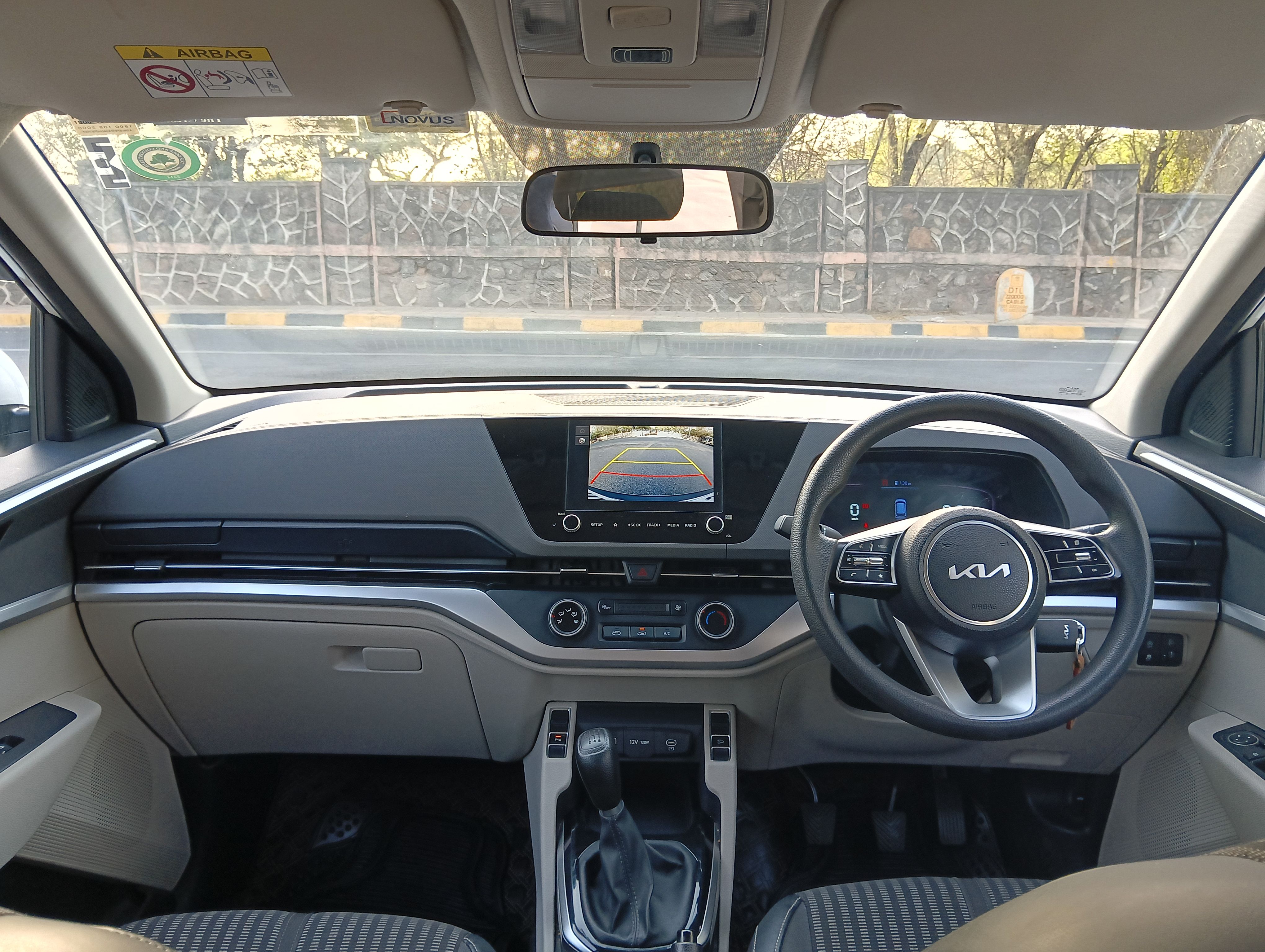 Buy Used Kia Carens Prestige of 2024 model @ 11,50,000 INR in Delhi ...